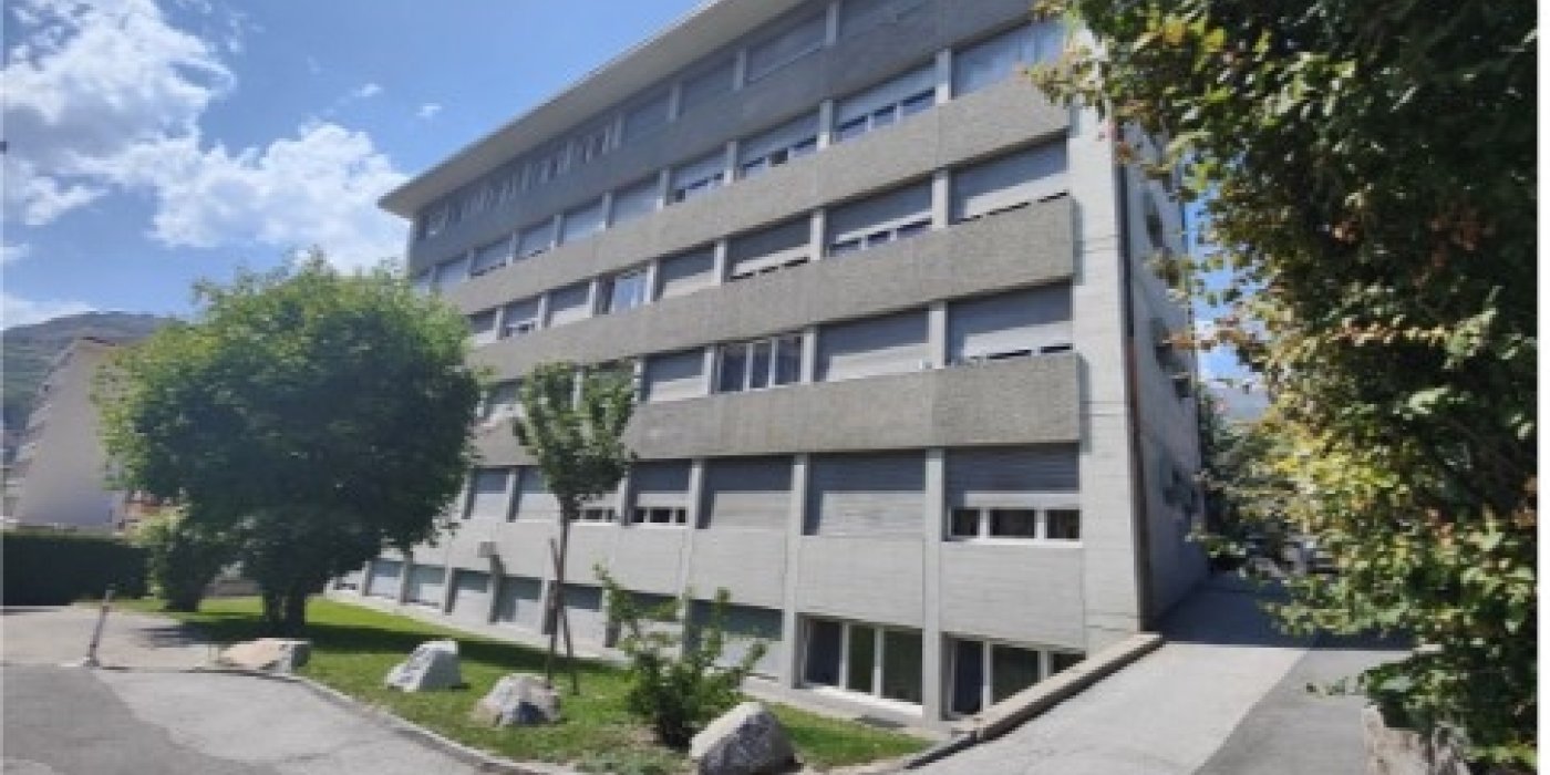 Studio 23 m2 au 2e étage, entièrement rénové en 2023 et très